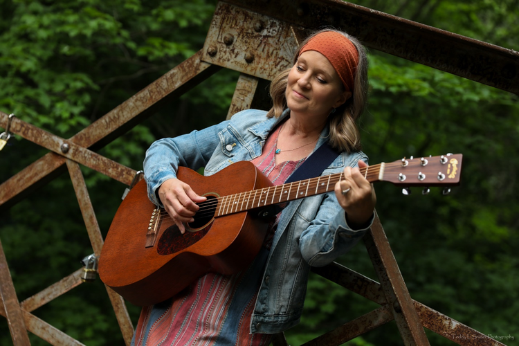 Sherry Lynn Live at River Bend Winery & Distillery » GO Chippewa County ...